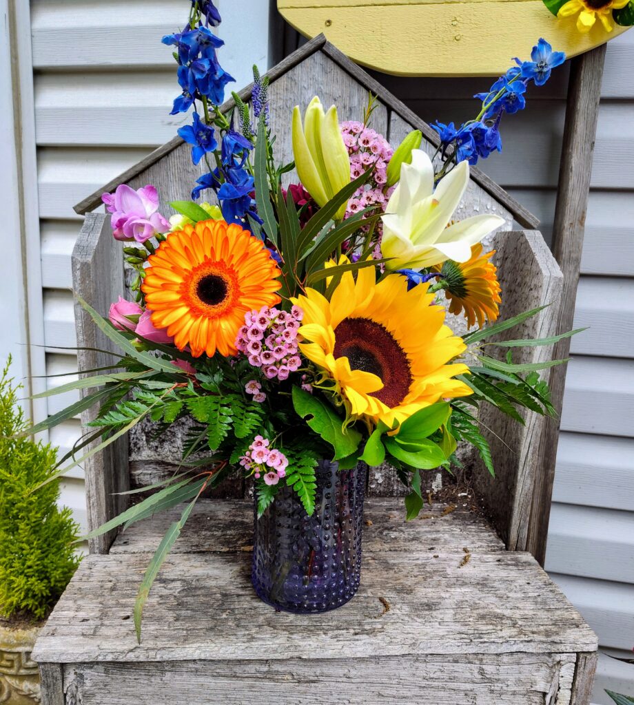 Moms Delight - Manchester Florist